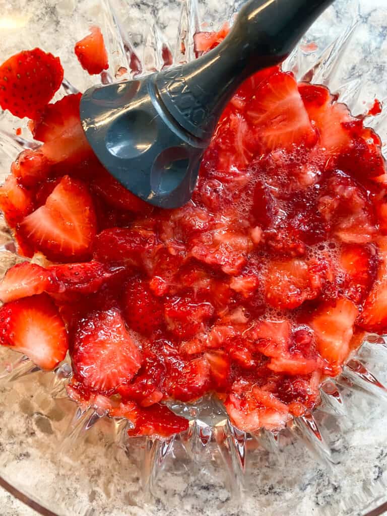 Healthy Strawberry Sauce {no added sugar} - Being Nutritious