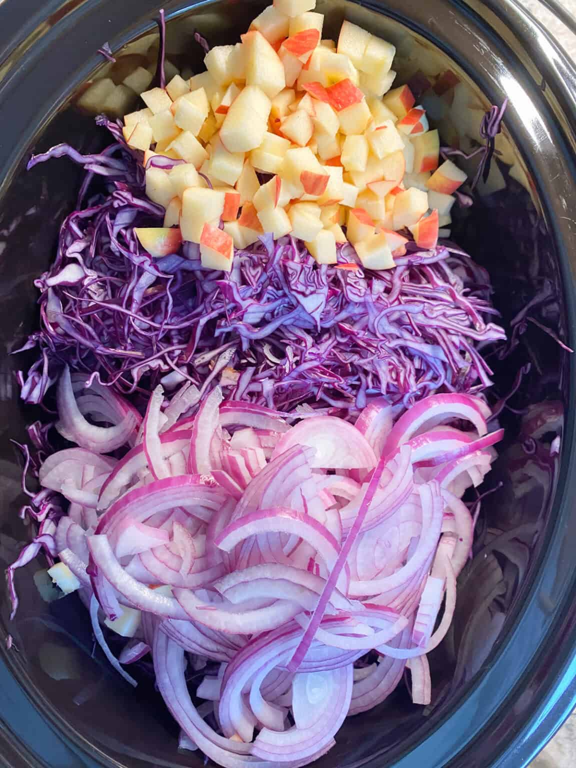 Slow Cooker Red Cabbage (German Style) - Being Nutritious